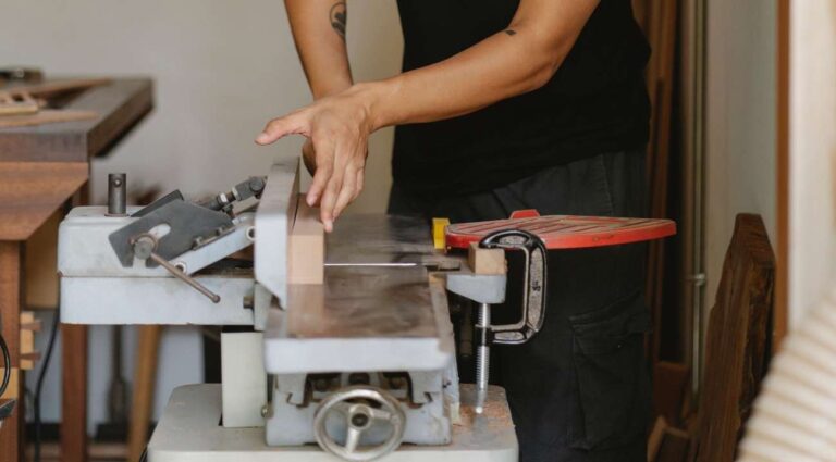What Is A Parallelogram Jointer? Everything You Need To Know