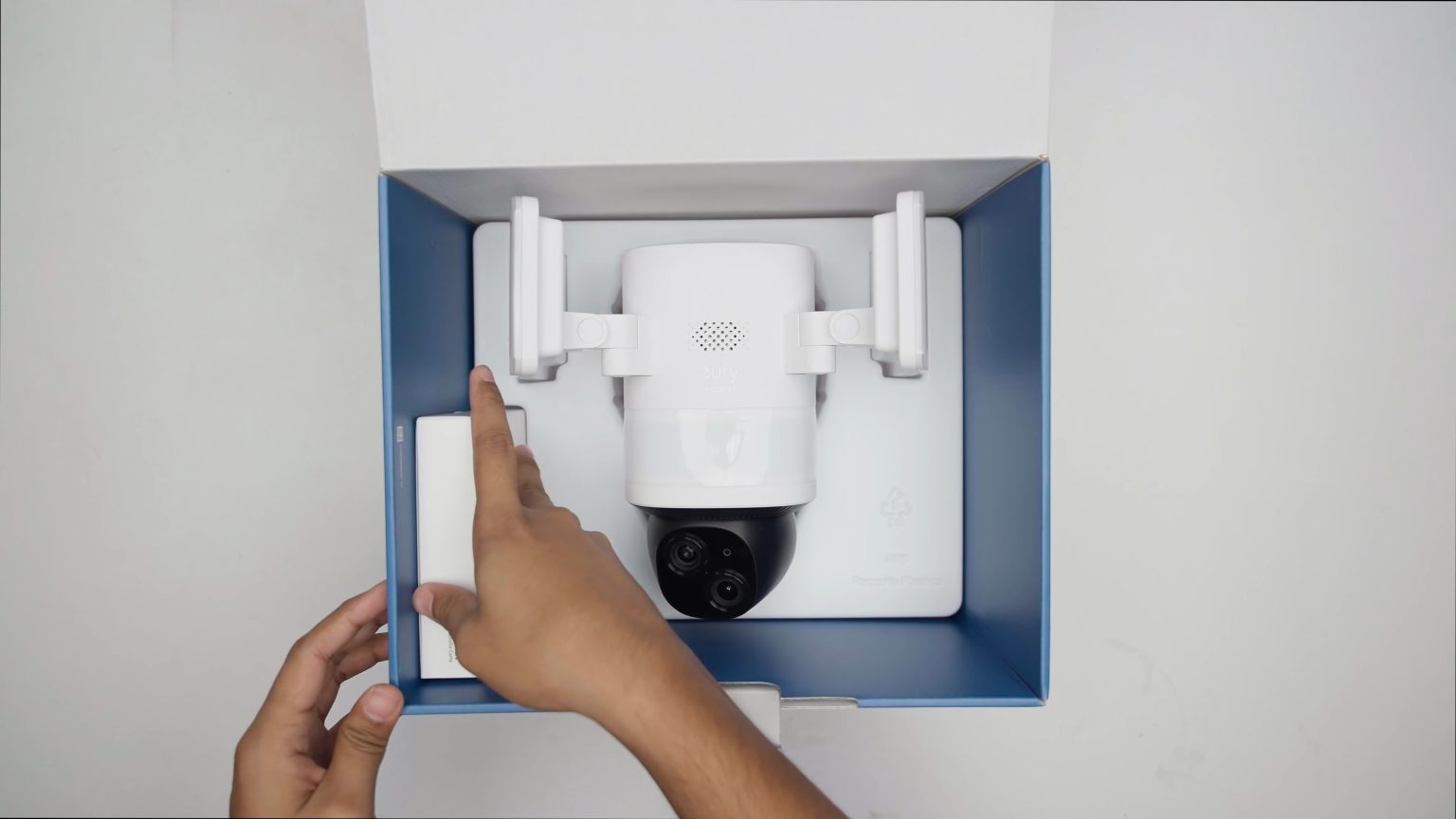 The Ultimate Smart Security Camera - eufy Floodlight Cam E340 - Tools Zone